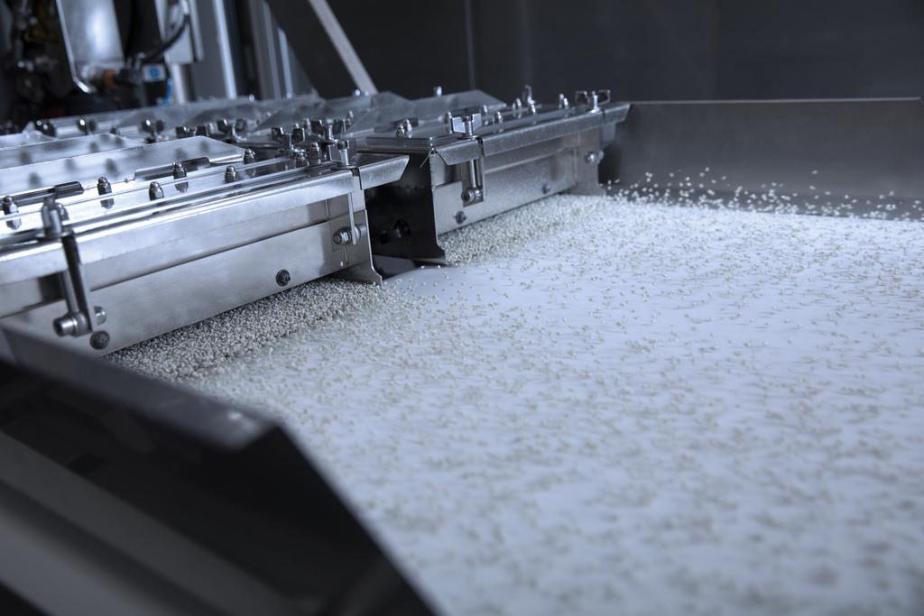 Sieving of plastic granules | SEPARATION AG